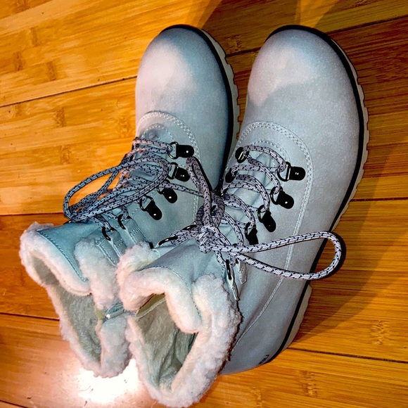 JBL | Shoes | I Meant To Buy A Size 6 Lol But Its A Size 9 I Never Worn ...